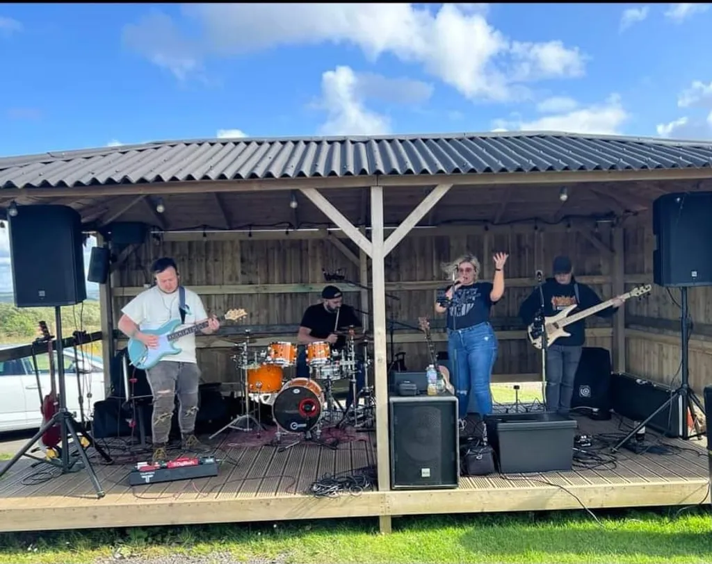 The Whistle Inn and Park